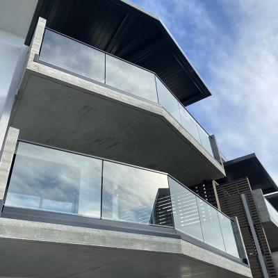 Edgetec® Double Disc Anchor Glass Balustrade - Juralco Balustrades NZ